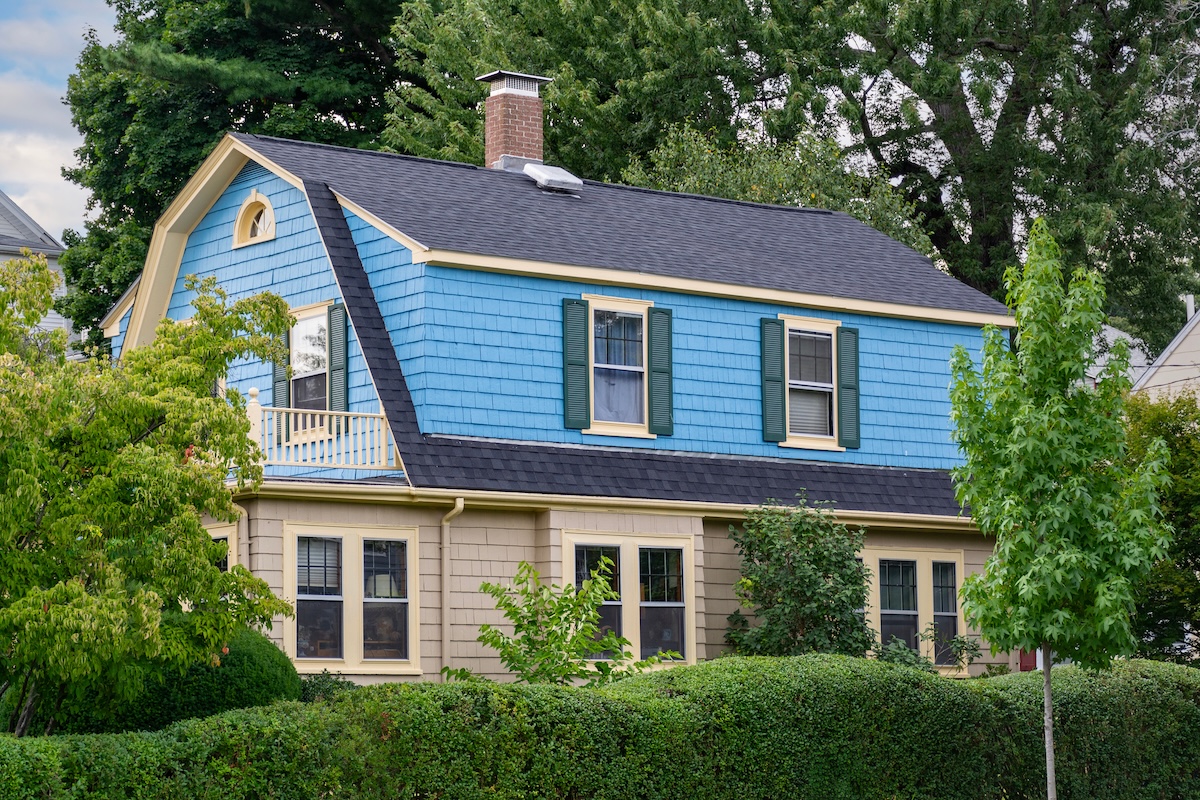 What Is Gambrel Roof? (Installation, Features & More)